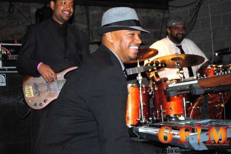 Zo!'s SunStorm Concert - Backstage Moments & Live Show [Pics & Video ...